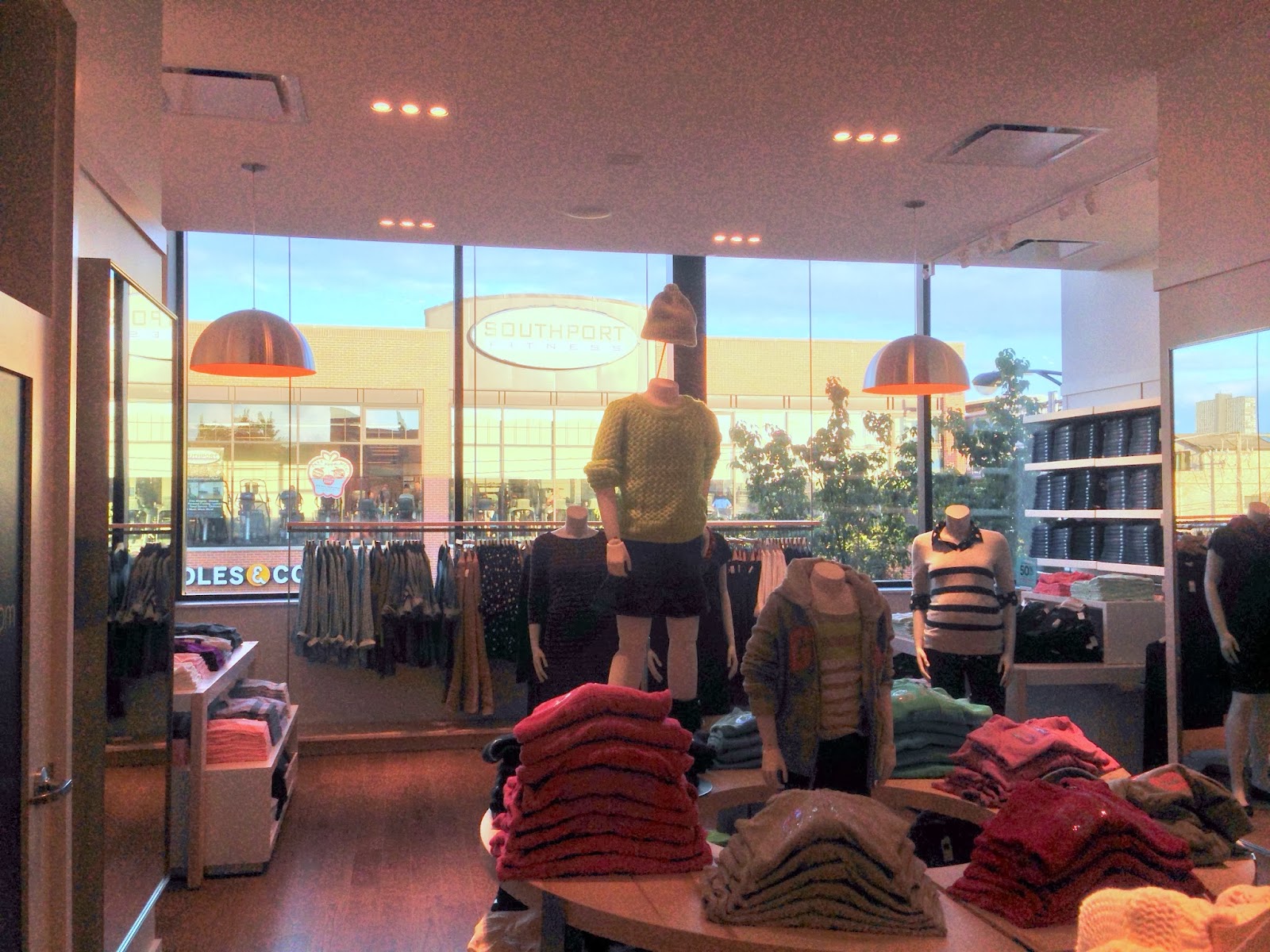 A look inside Chicago’s Southport Corridor Flagship Gap on Opening Day ...